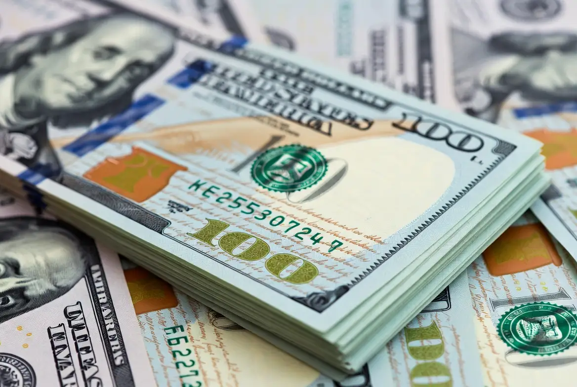 Meaning of Seeing Money in a Dream – Dream Interpretations & Meanings
